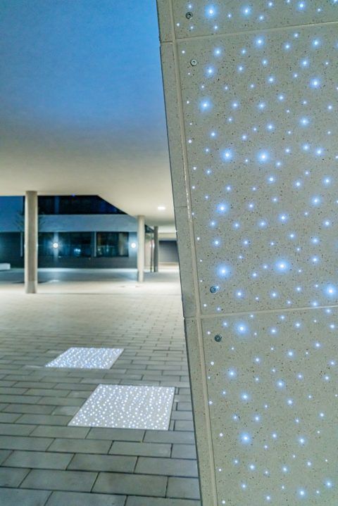 Illuminated column, Schondorf with illuminated cuboids – Lucem GmbH