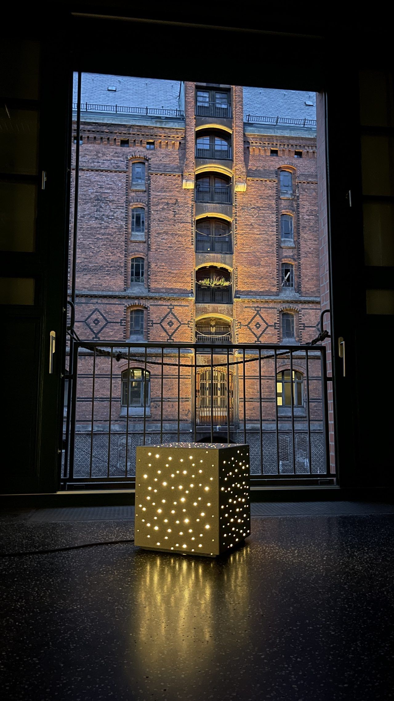 Radiant Elegance for special Spaces – LUCEM Starlight Cubes – Lucem GmbH